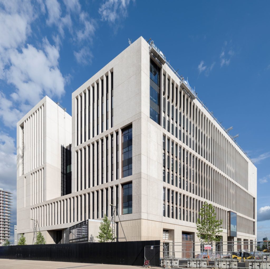 UCL - Marshgate - London - Fixinox